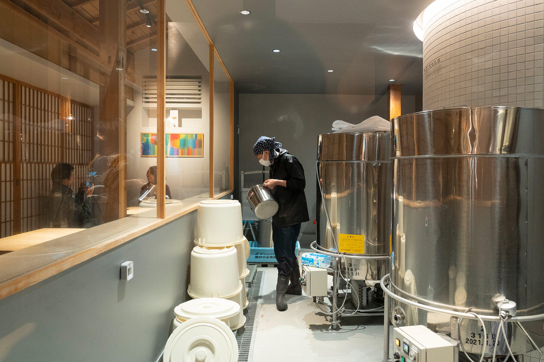 自由で大胆！「haccoba」の攻めの酒造り／クラフトSAKE醸造所訪問レポート ボタニカル酒・前編 | 特集 | dancyu (ダンチュウ) | 食こそエンターテインメント！