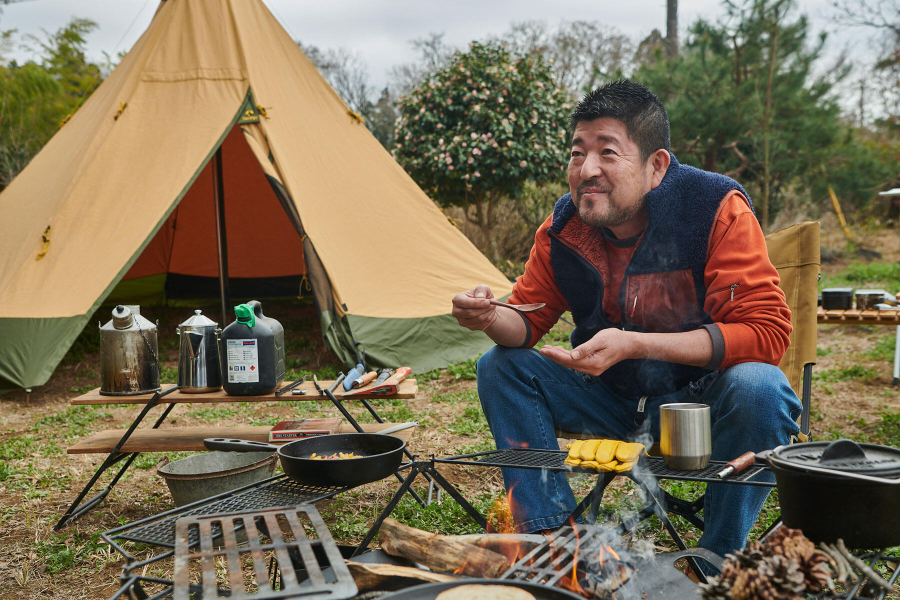 焚き火料理と焼酎。｜「美味しいアウトドア達人への道」第3回 | BE-PAL×dancyu “美味しいアウトドア達人”への道 | dancyu (ダンチュウ) | 食こそエンターテインメント！