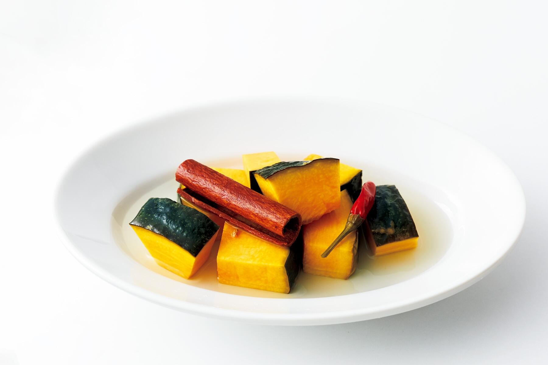 上品な香りをまとった"かぼちゃのピクルス" | 料理の味を深めるお酢の基本レシピ | dancyu (ダンチュウ) | 食こそエンターテインメント！